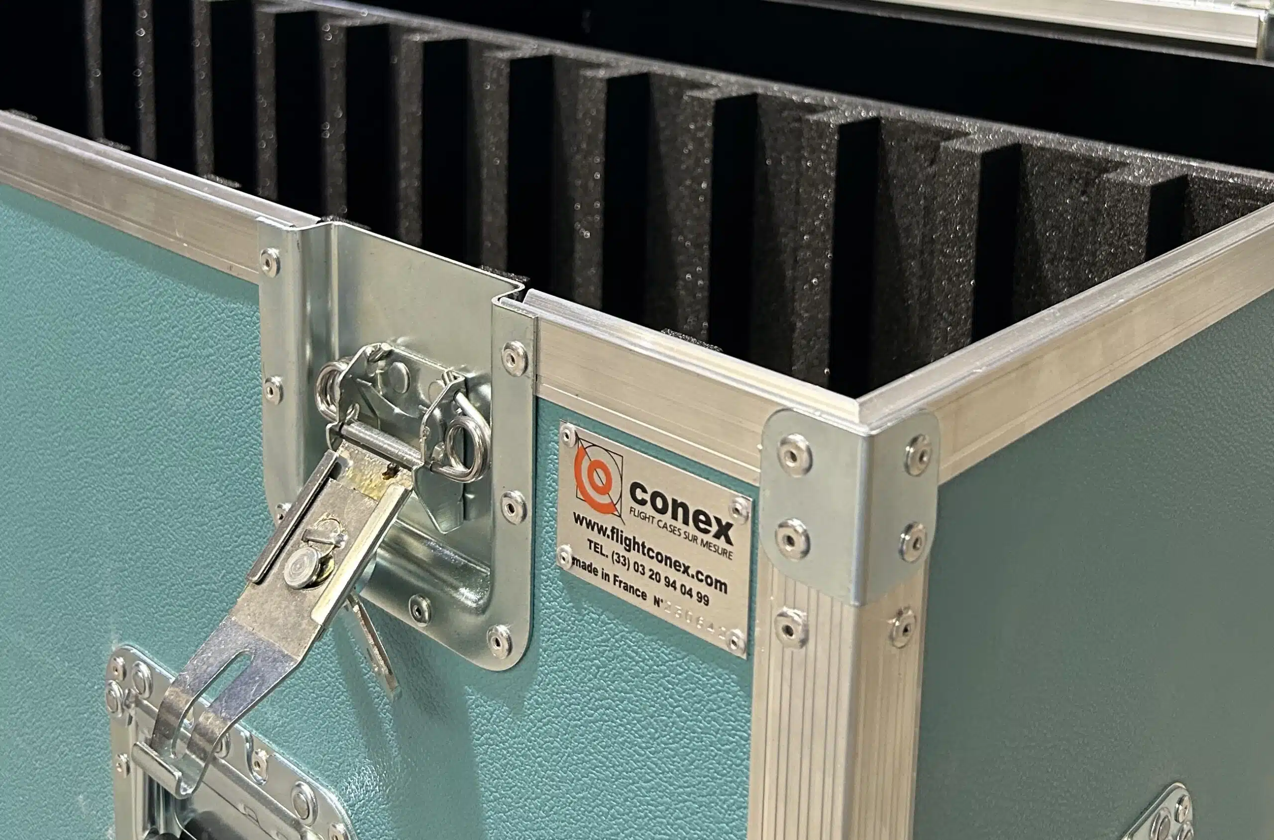 Tuto pour fabriquer un flight case : malle - Conex-online